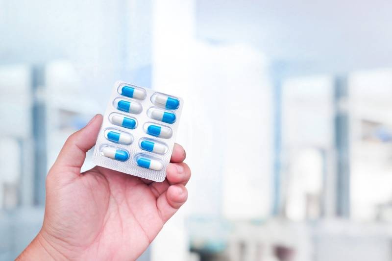 Antibiotique : définition, indications, ordonnance et effets ...