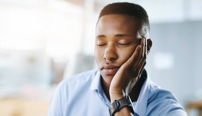 Asthénie : définition, symptômes et traitements | Charles.co