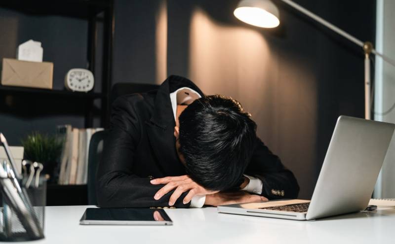 Somnolence : définition, causes et solutions pour l’éviter | Charles.co