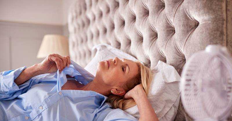 Transpiration nocturne : quelles sont les causes et solutions ...